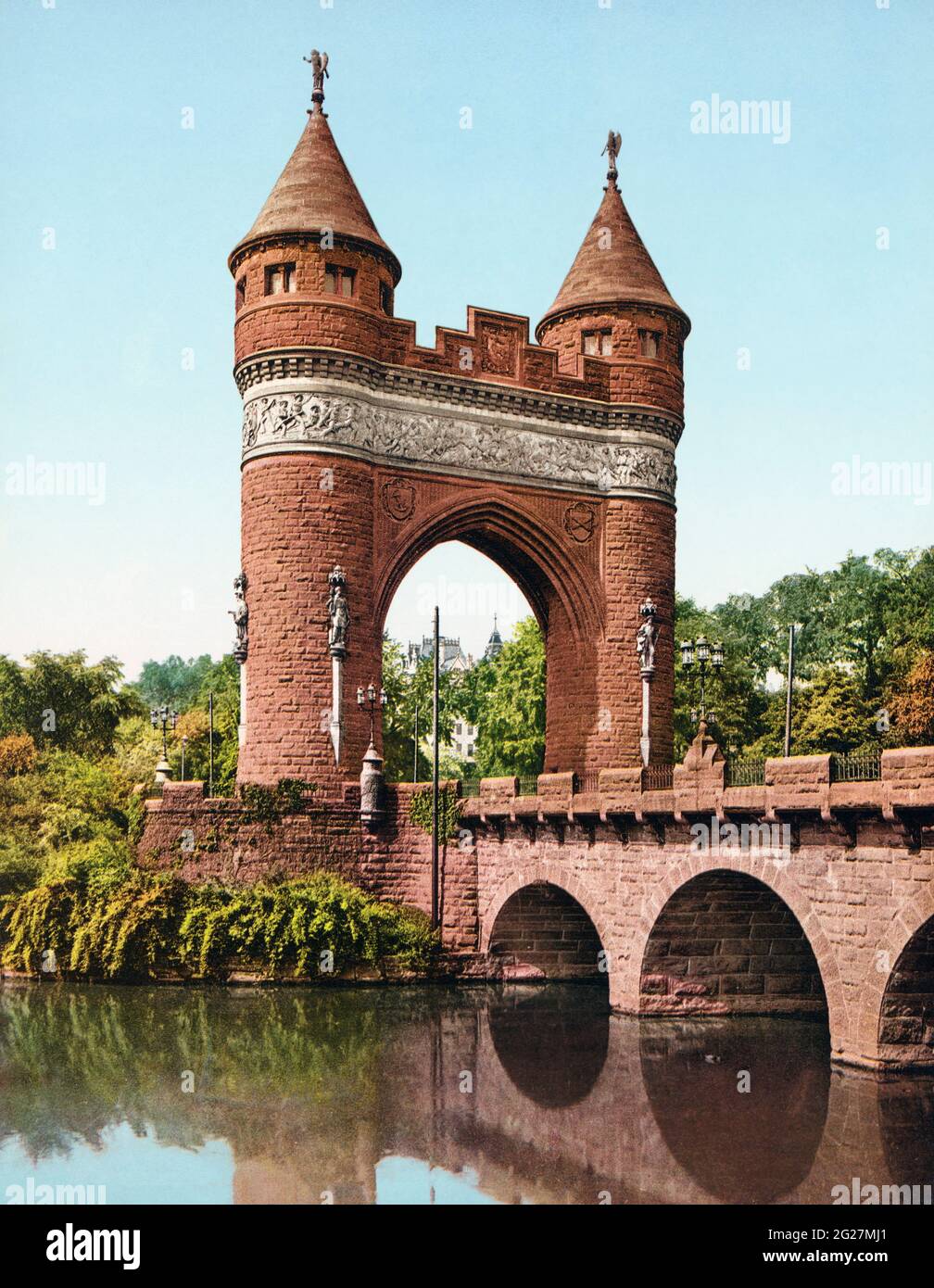 Photochrom print of The Soldiers and Sailors Memorial Arch at Bushnell ...