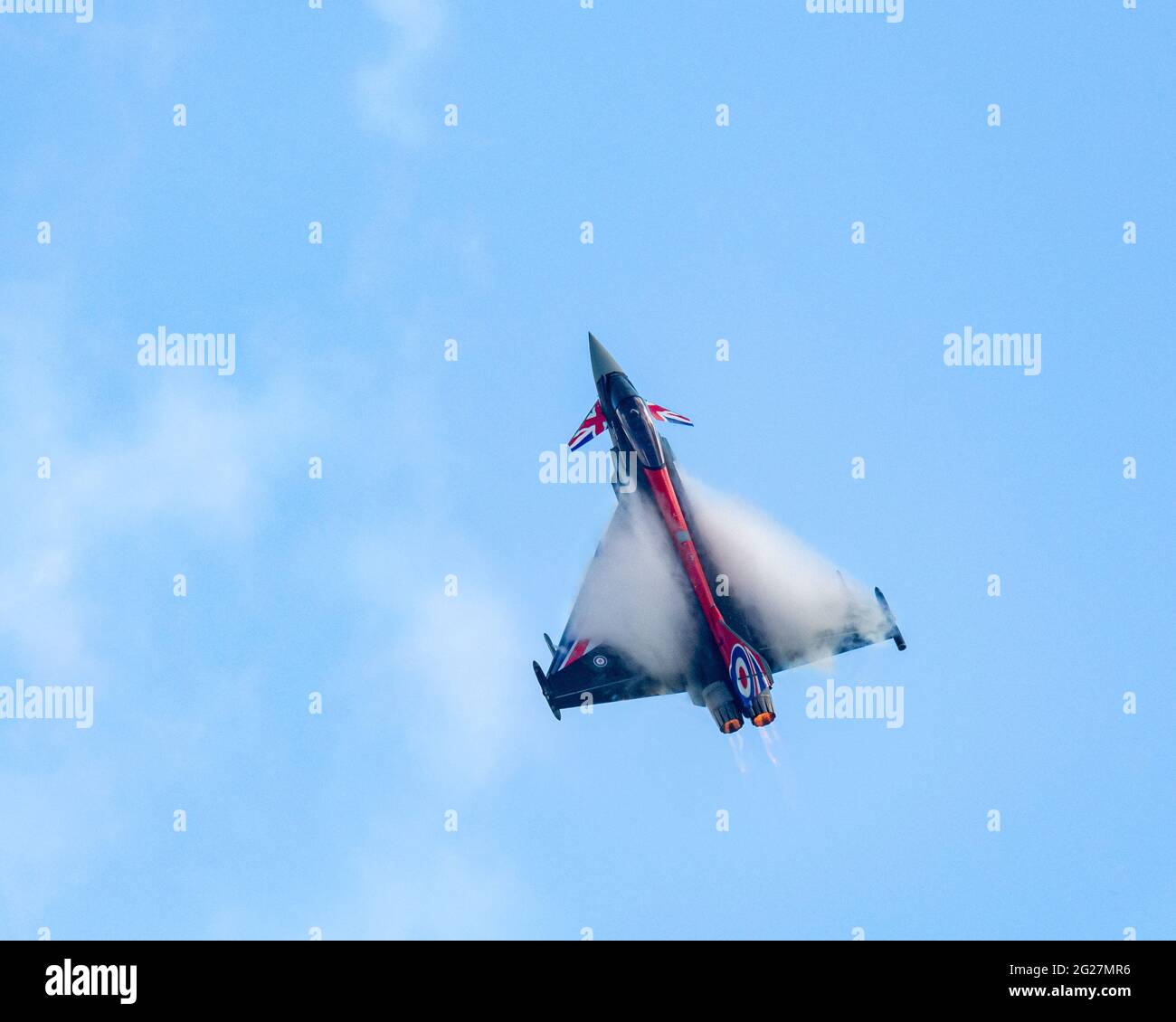 Flying raf typhoon hi-res stock photography and images - Alamy