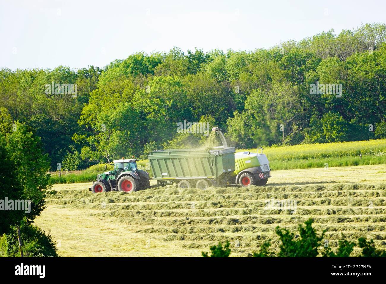 Harvest vehicle hi-res stock photography and images - Alamy