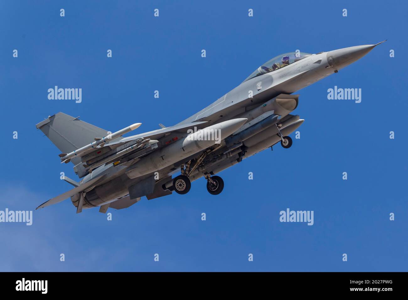 Lockheed martin f 16c fighting falcon hi-res stock photography and ...