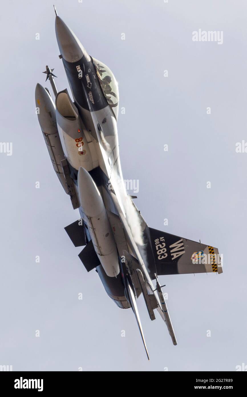 A U.S. Air Force aggressor F-16C Fighting Falcon Stock Photo - Alamy
