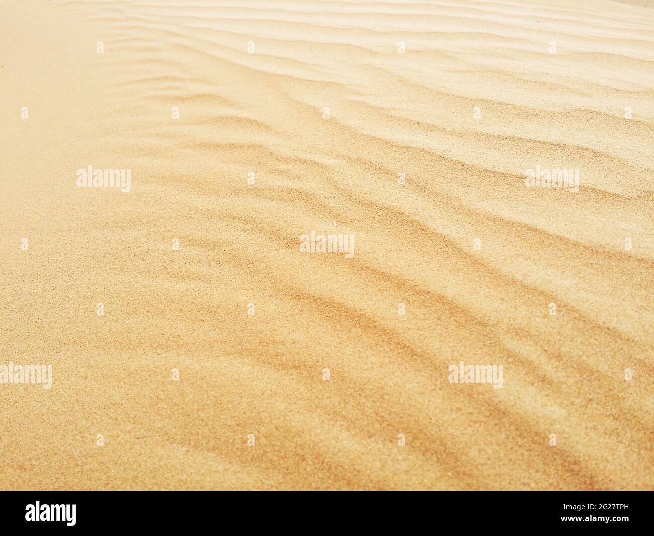 Libya, fezzan yellow sand sahara desert hi-res stock photography and ...