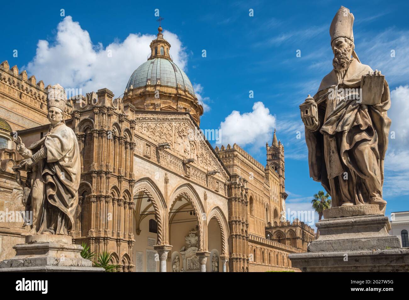 Statue sculpture palermo sicily hi-res stock photography and images - Alamy