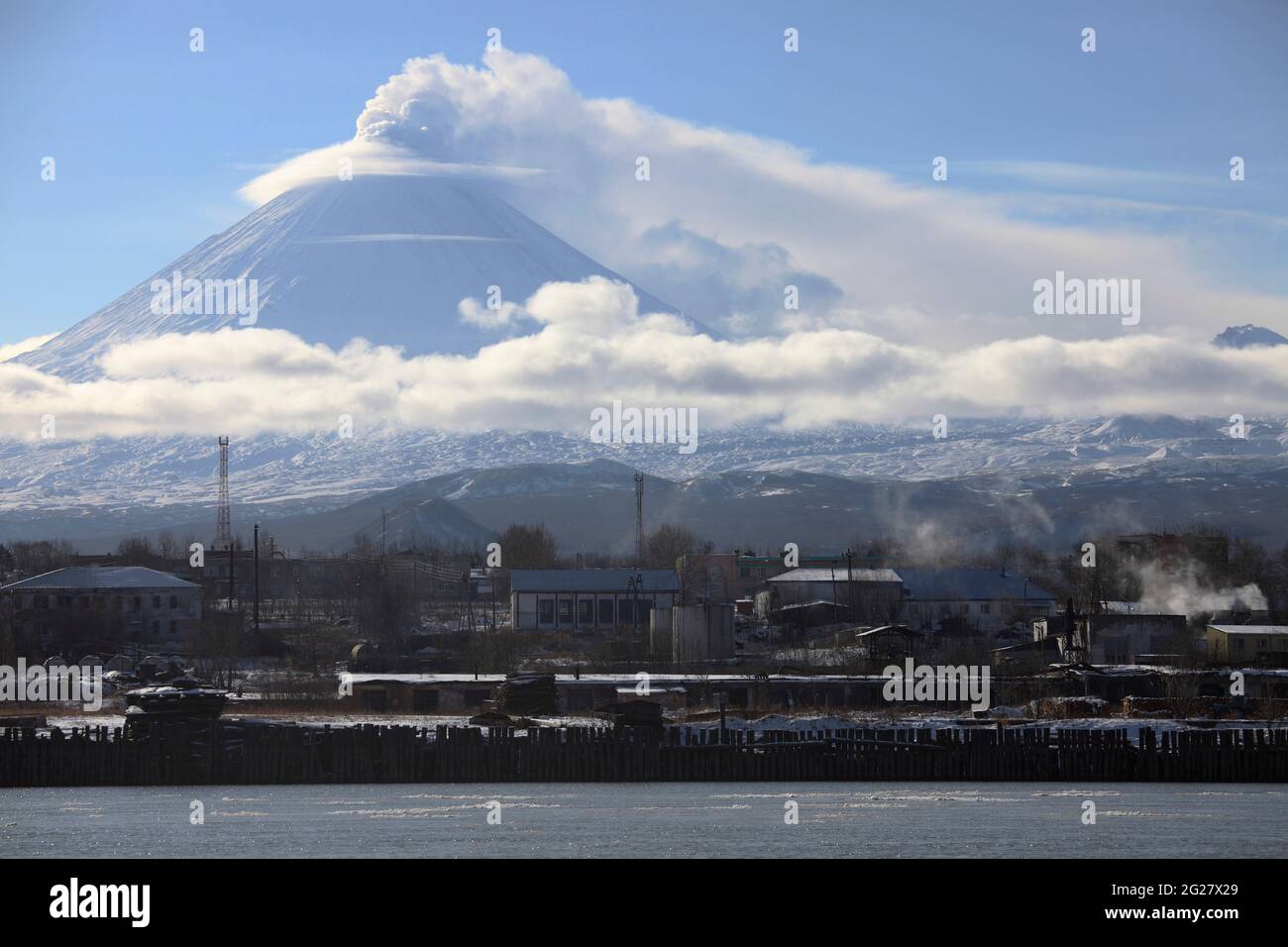Eruption of Kliuchevskoi Volcano, Kamchatka, Russia Stock Photo - Alamy