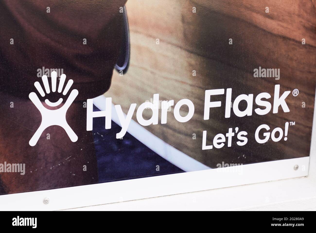 Hydro flask hi-res stock photography and images - Alamy