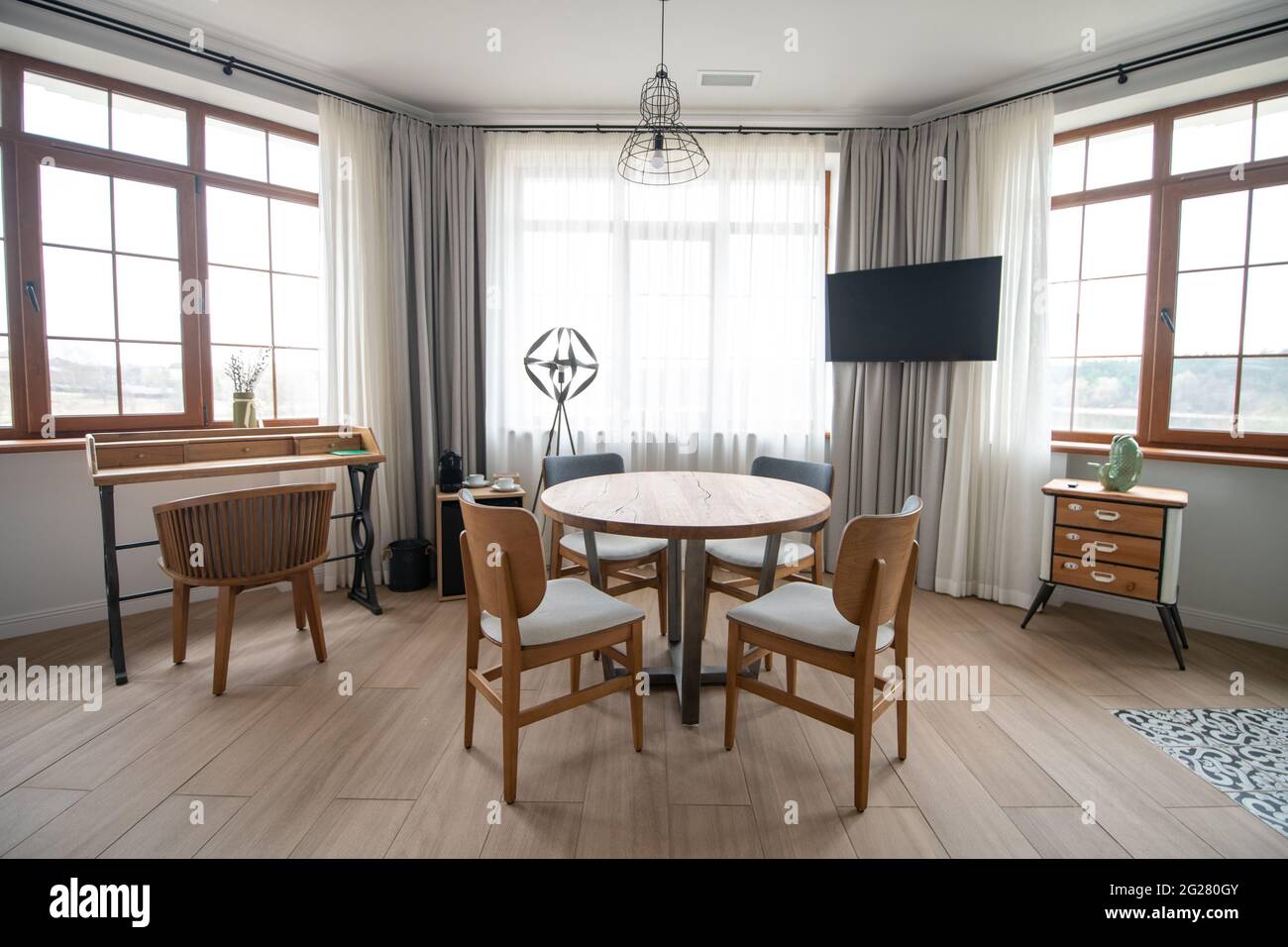 Large round house window hi-res stock photography and images - Alamy