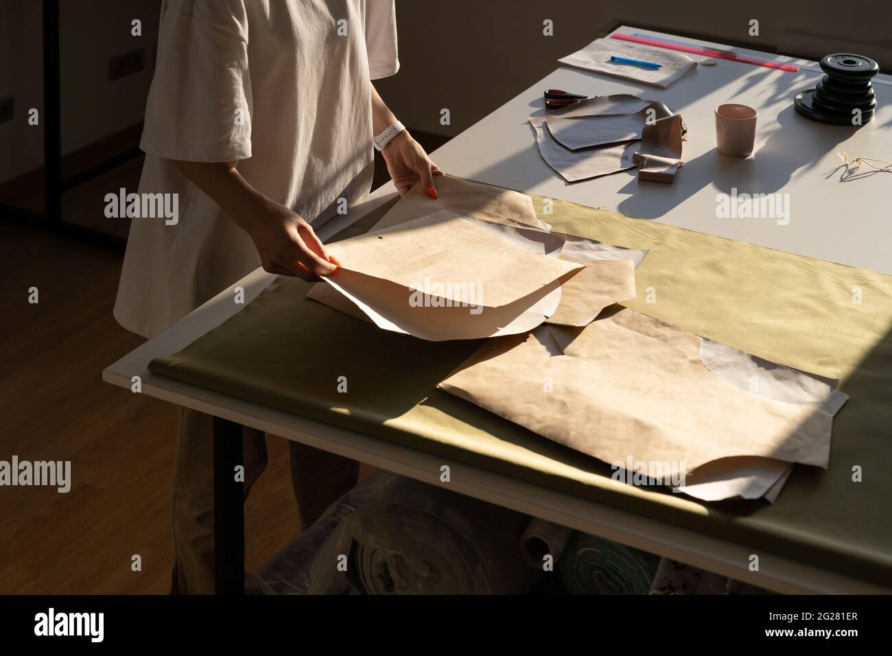 Dressmaker suit pattern paper hi-res stock photography and images - Alamy