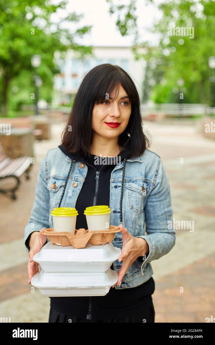 Office worker lunch eat walk hi-res stock photography and images - Alamy