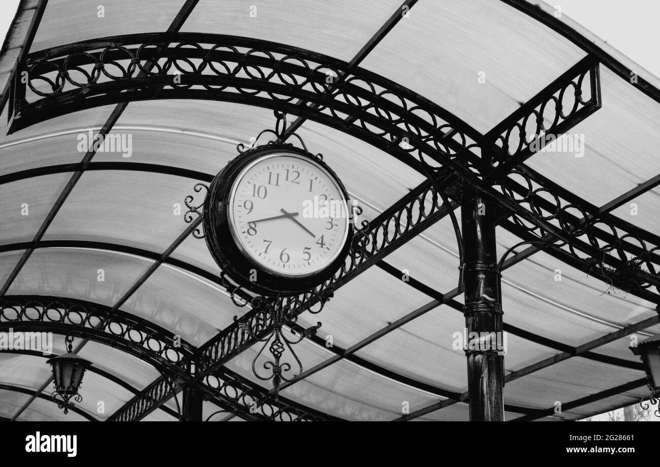 Metro station clock Black and White Stock Photos & Images - Alamy