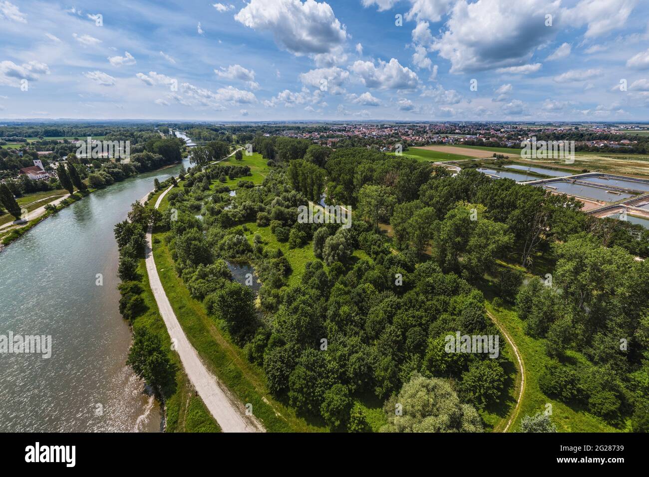 The estuary of the Isar, a jewel of Bavarian floodplain landscapes ...