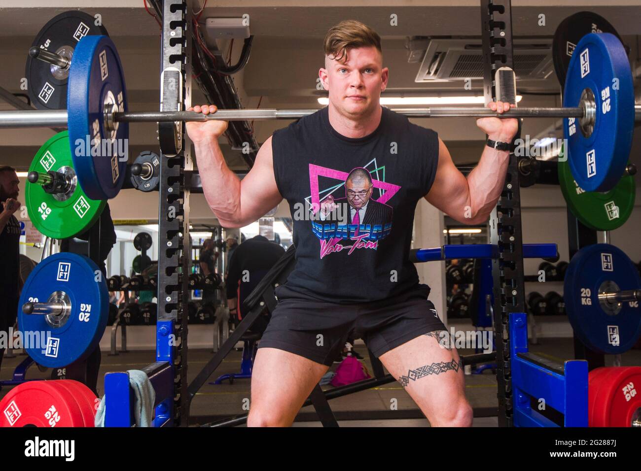 Lift Gym owners Andy Smith and Laura Morrison in Edinburgh clean ...