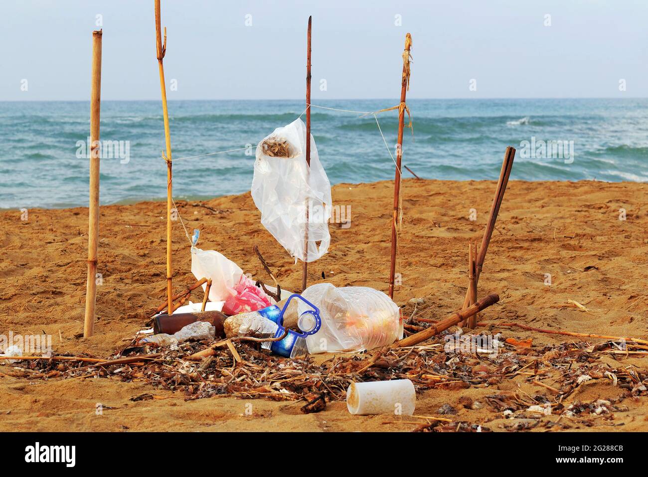Plastic trash on the beach hi-res stock photography and images - Alamy