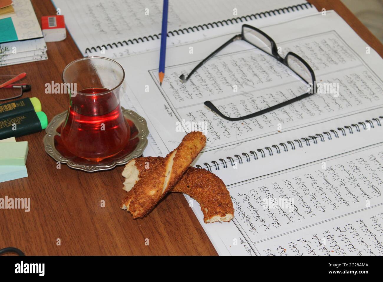 Working tea hi-res stock photography and images - Alamy