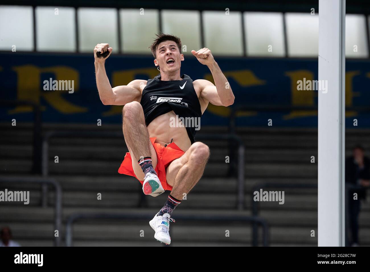 Winner Oleg ZERNIKEL (ASV Landau) celebrates his victory jump over 5.80 ...
