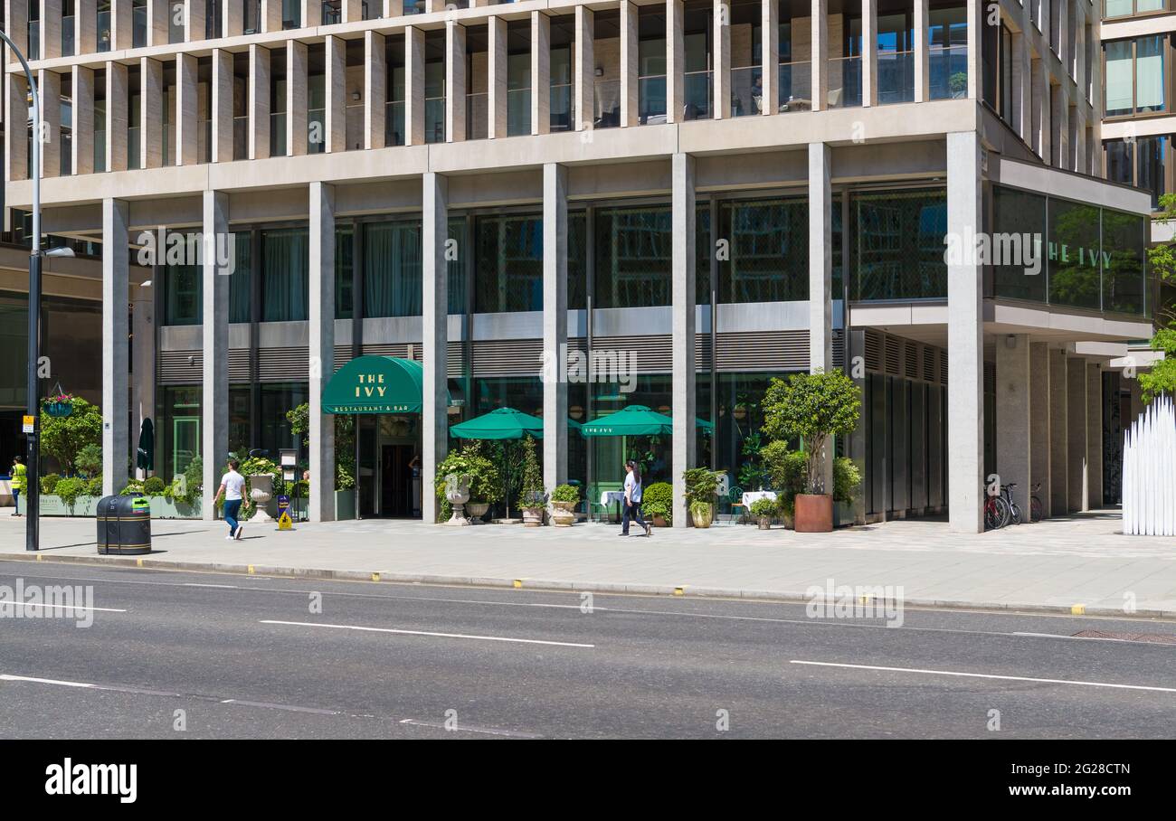 The ivy restaurant hi-res stock photography and images - Alamy