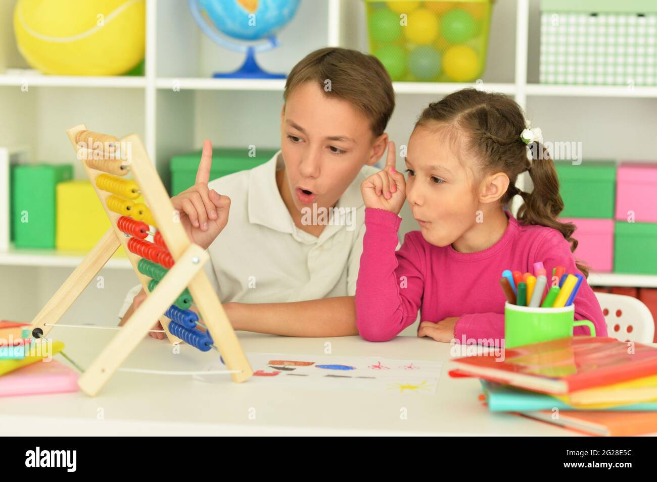 Boy girl counting hi-res stock photography and images - Alamy