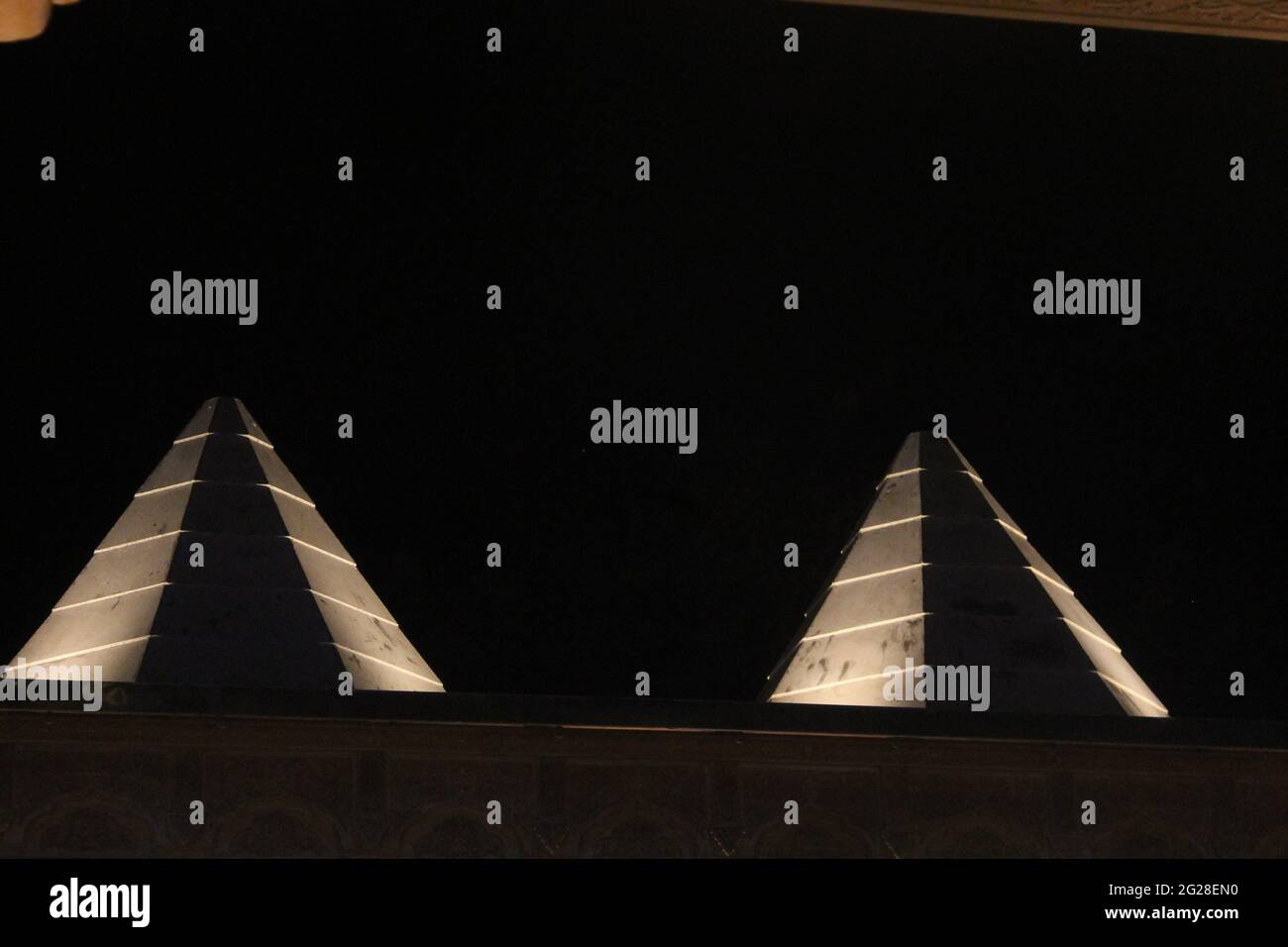 Pyramid shaped hi-res stock photography and images - Alamy