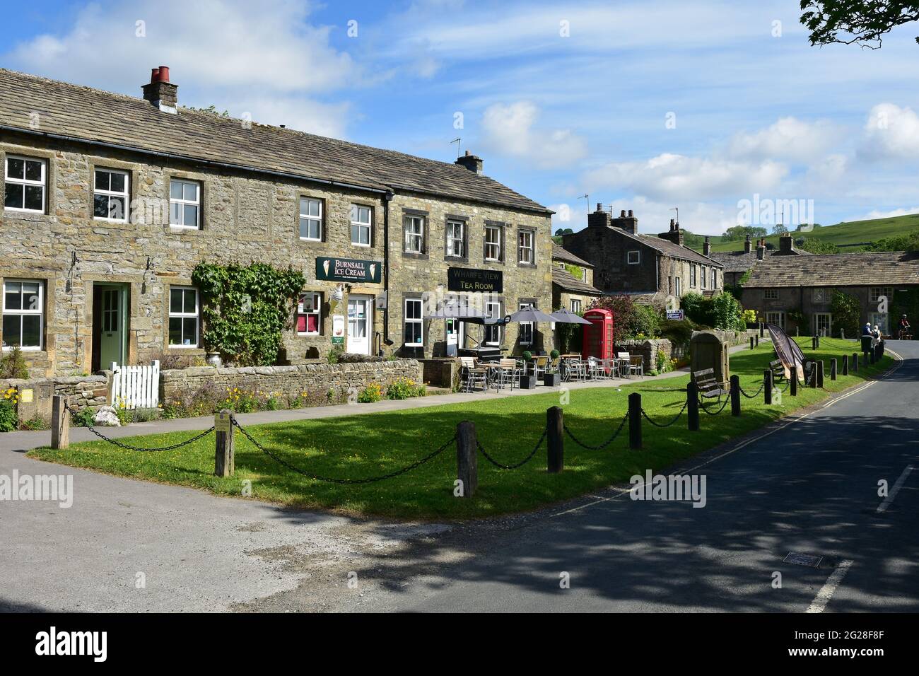 Burnsall Village High Resolution Stock Photography and Images - Alamy