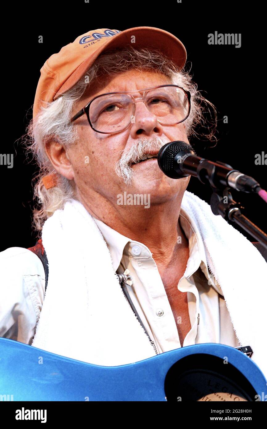 Woody And Arlo Guthrie High Resolution Stock Photography and Images - Alamy