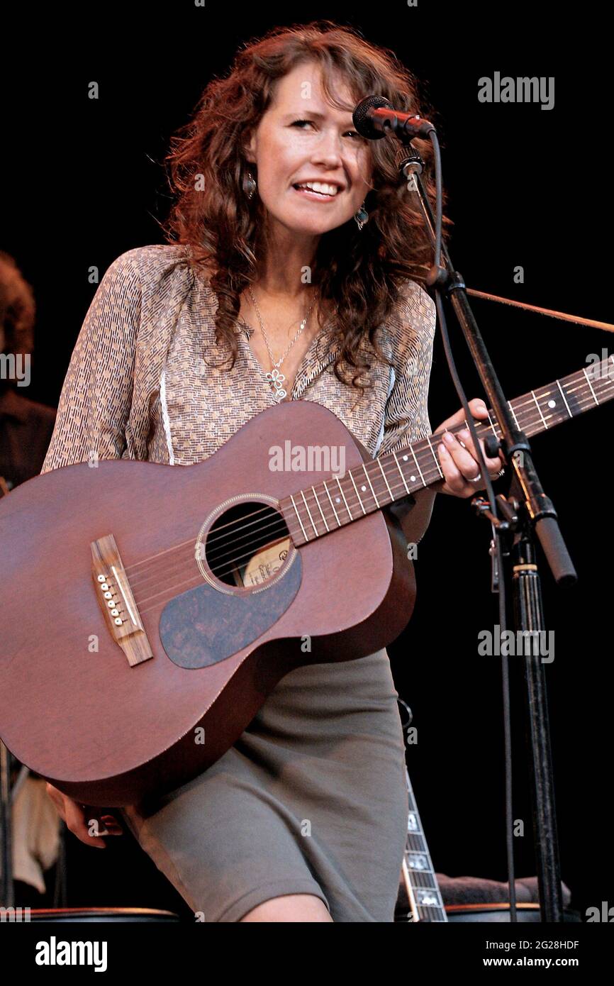 New York, NY, USA. 15 July, 2012. Sarah Lee Guthrie performs at the ...