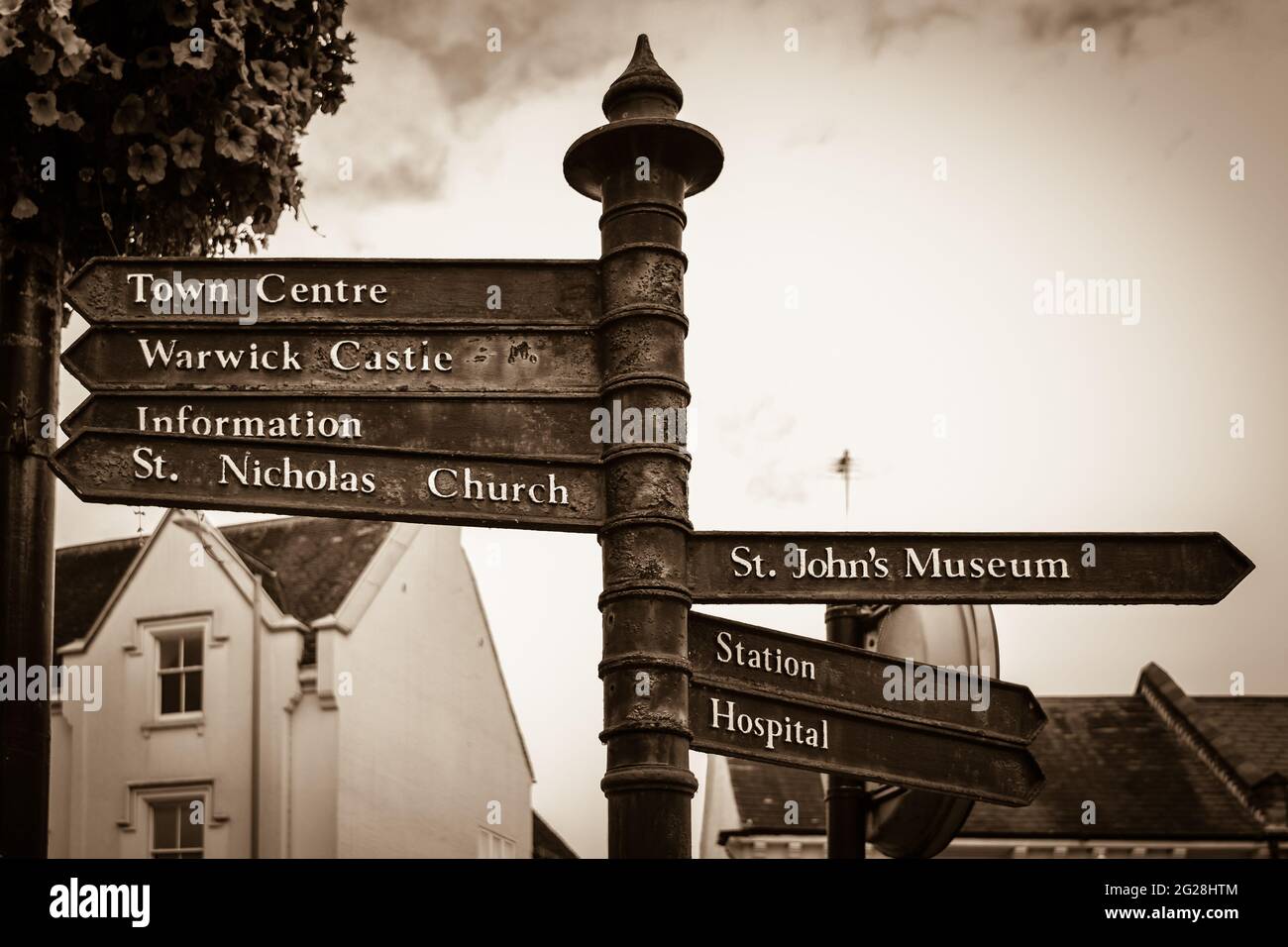 Vintage street signs hi-res stock photography and images - Alamy