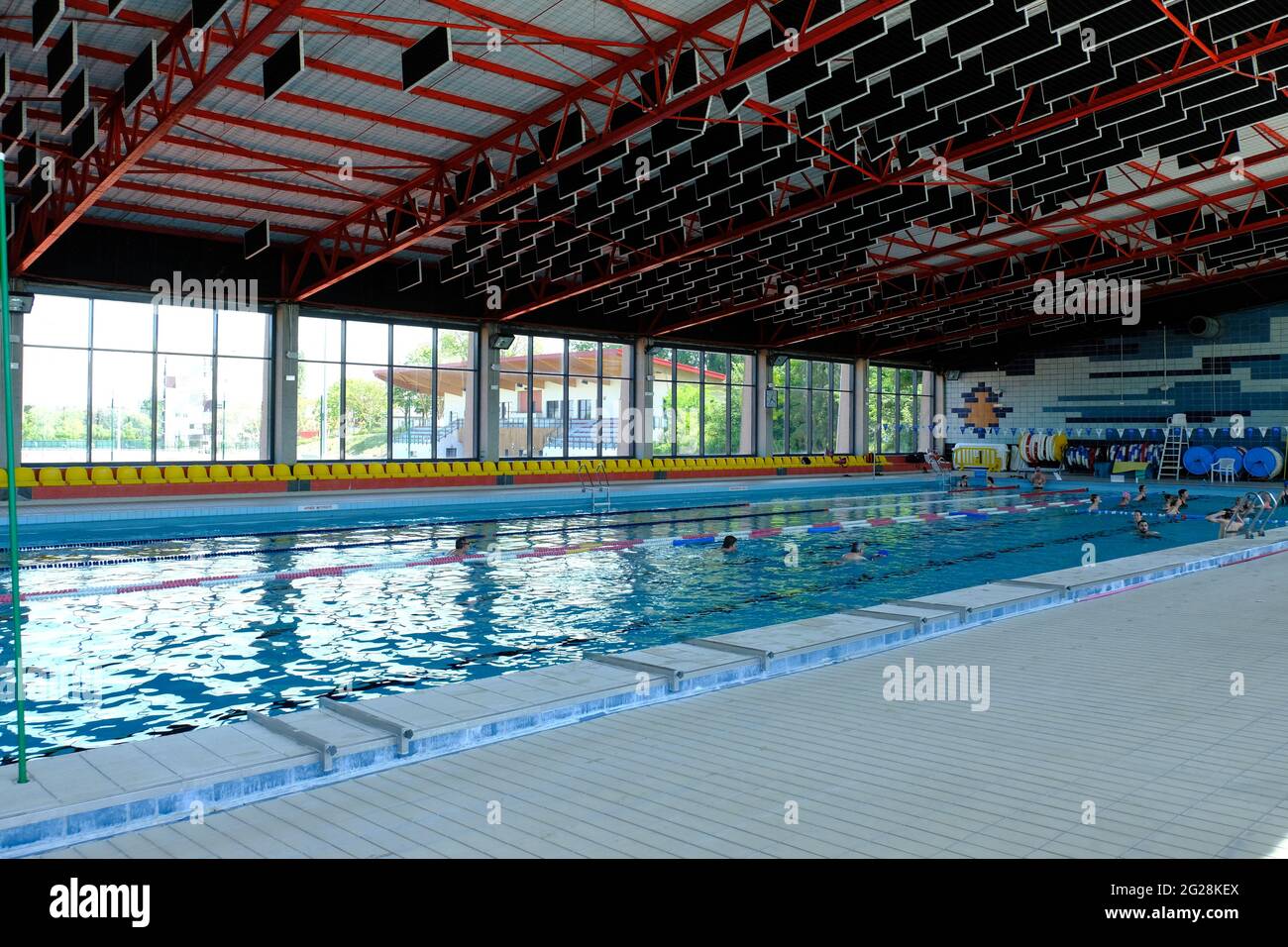 From this Wednesday, the indoor swimming pools, closed since last ...