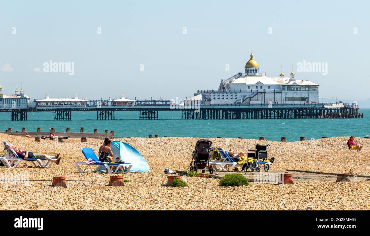 Popular southern england seaside town hi-res stock photography and ...