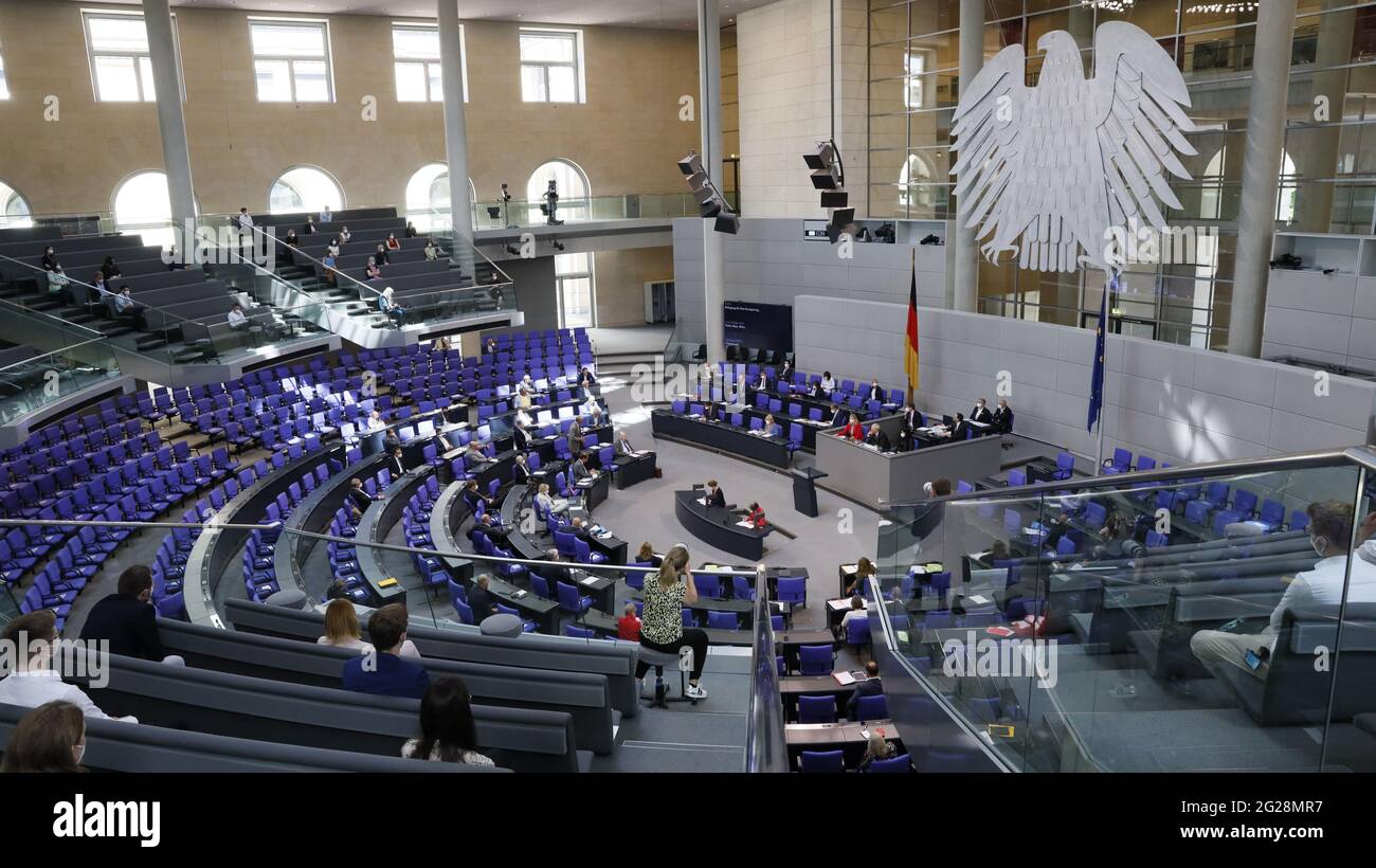 Berlin, Germany, 9th June, 2021.The 232th plenary session in the German ...