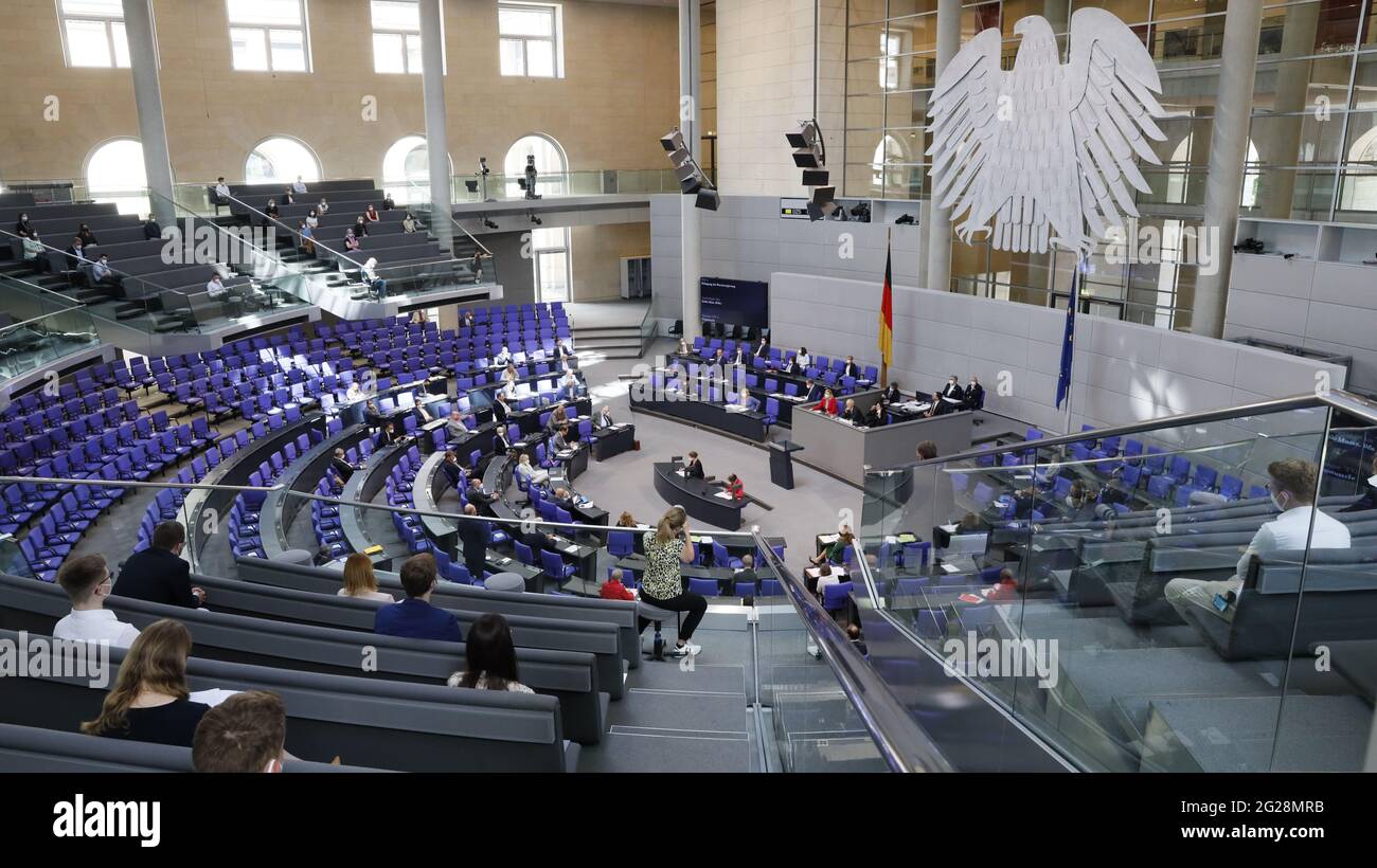 Berlin, Germany, 9th June, 2021.The 232th plenary session in the German ...