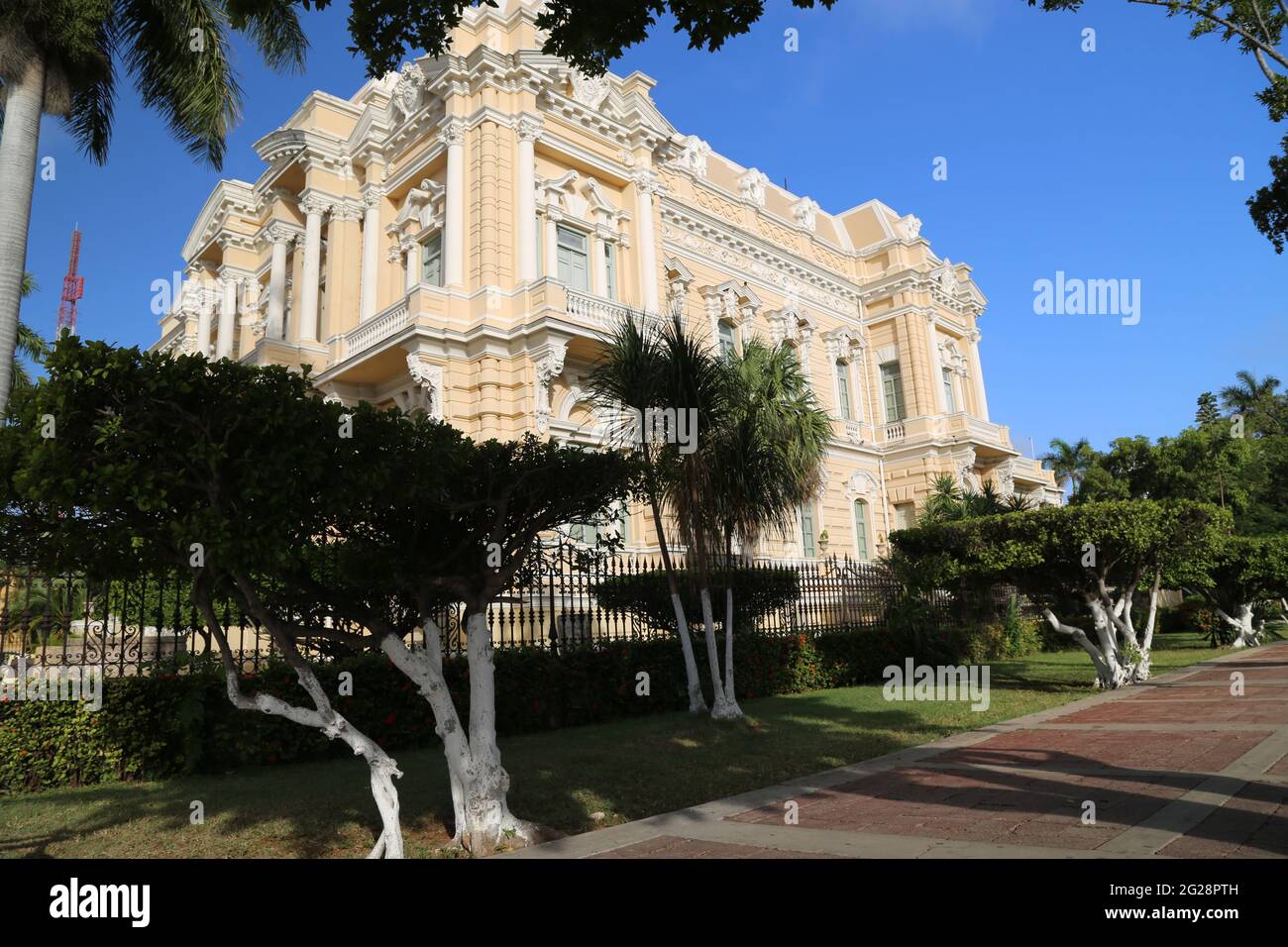 Colonial building in the city of Merida, Mexico Stock Photo - Alamy