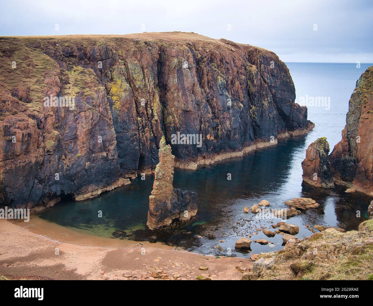 Granite cliffs hi-res stock photography and images - Alamy