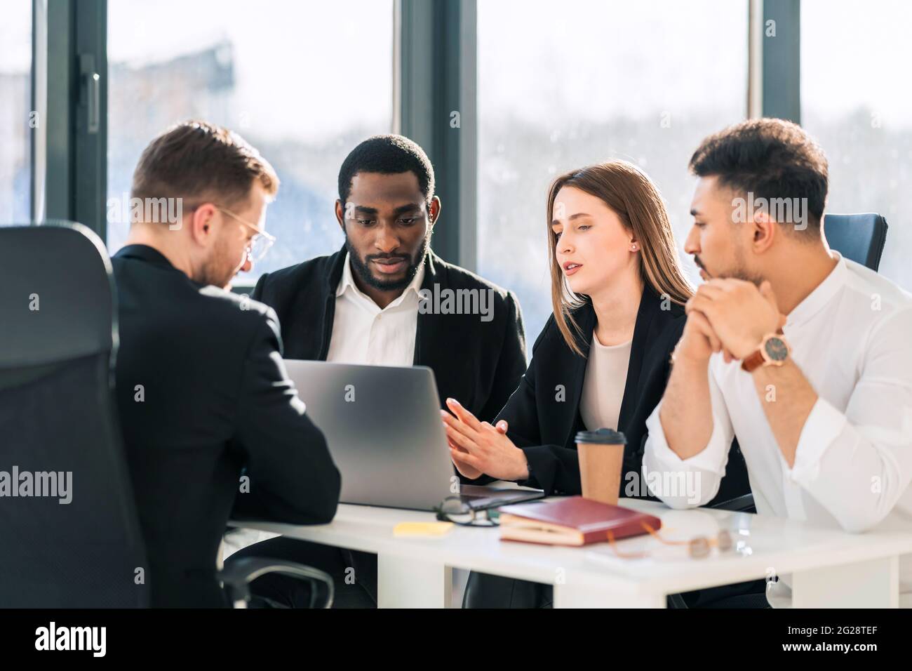 Multiracial business team hi-res stock photography and images - Alamy
