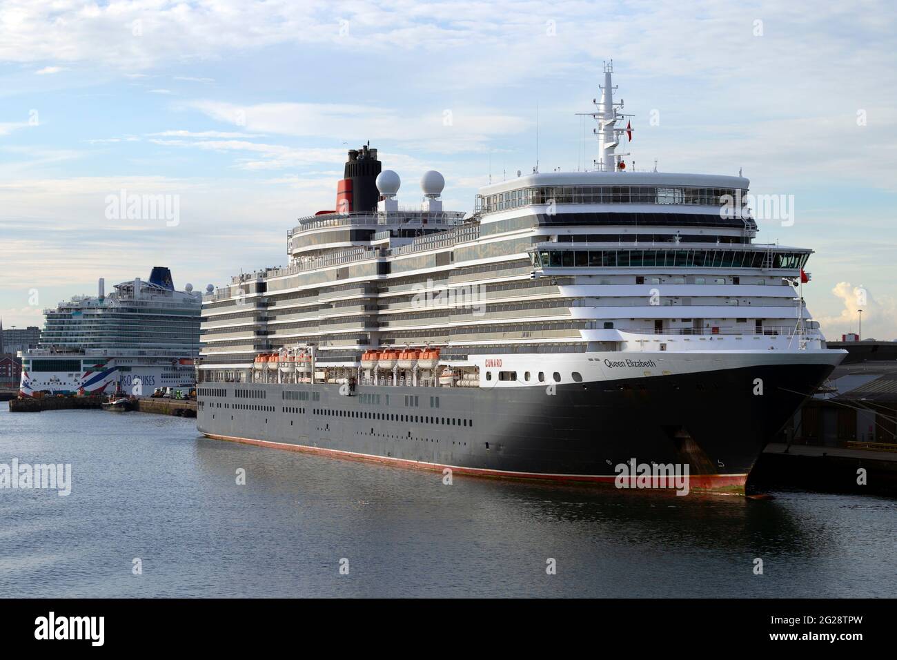 Queen Elizabeth,Cruise Liner, Terminal,moored,alongside,dock,docks ...