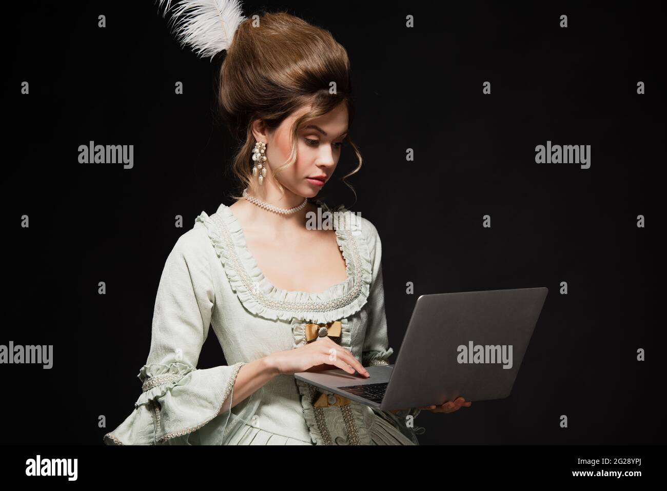 Retro computer black woman hi-res stock photography and images - Alamy
