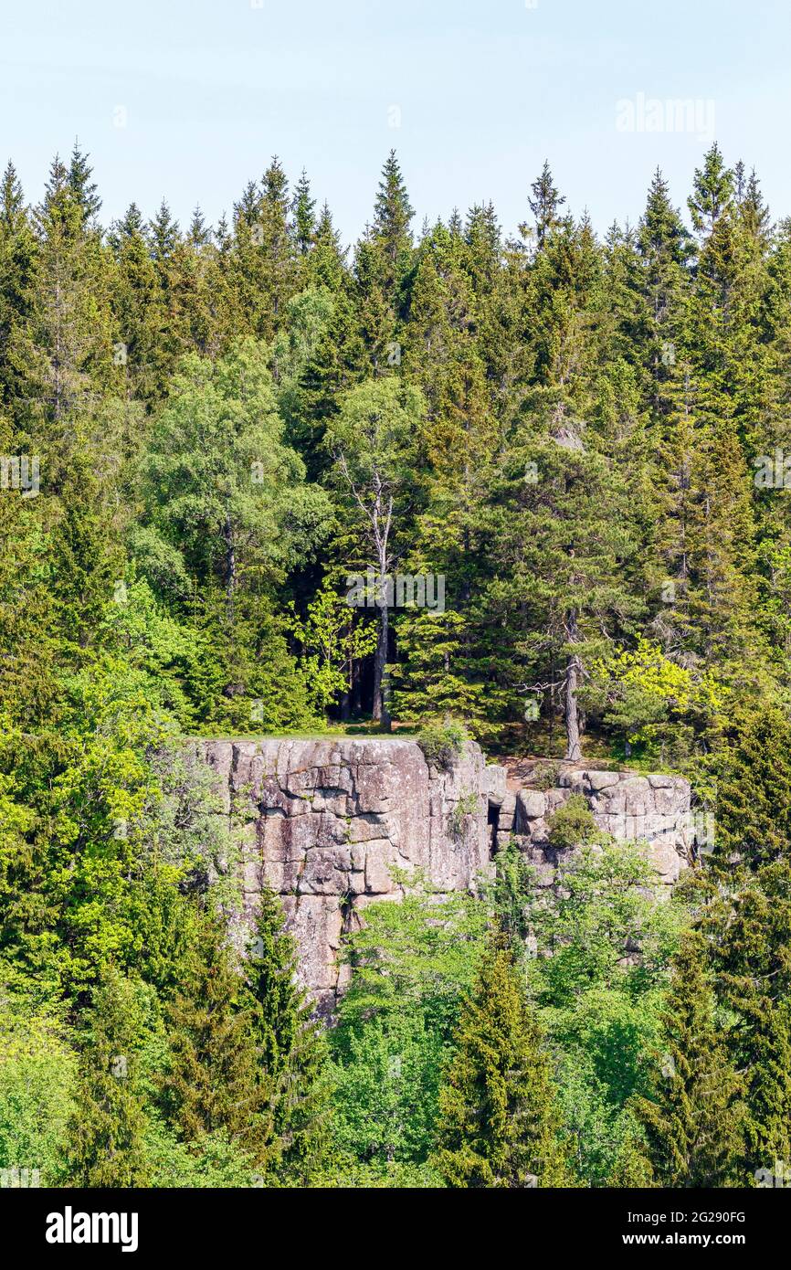Treetop cliffs hi-res stock photography and images - Alamy