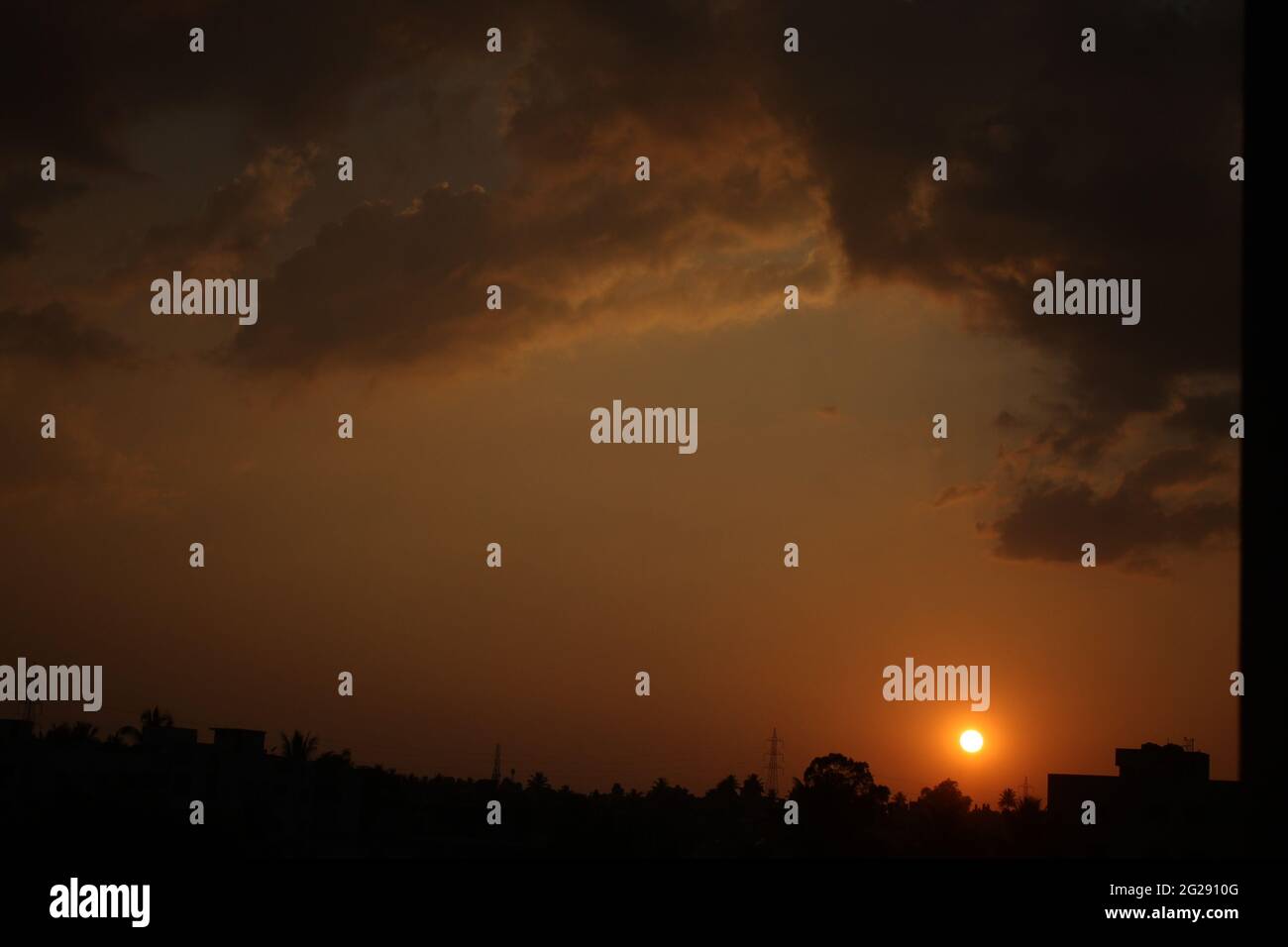 Beautiful buildings green trees sunset hi-res stock photography and ...