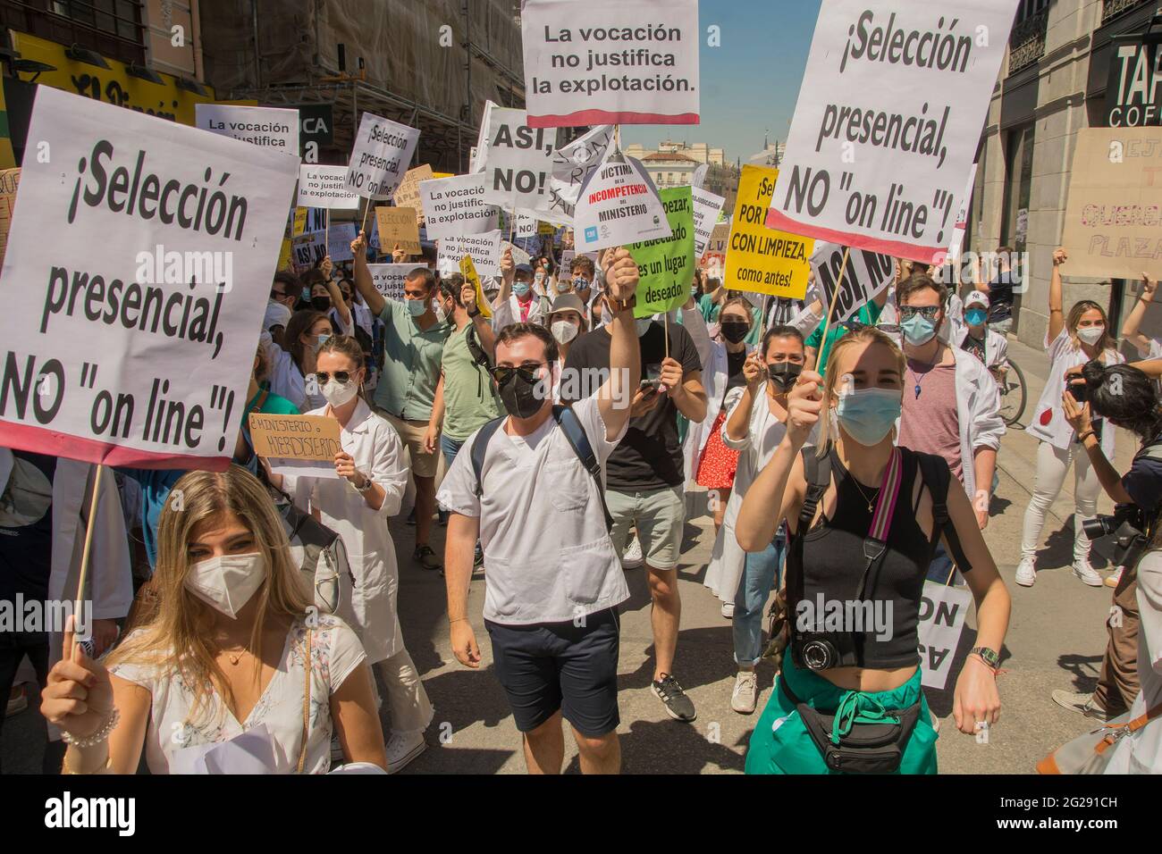 Real madrid doctor hi-res stock photography and images - Alamy
