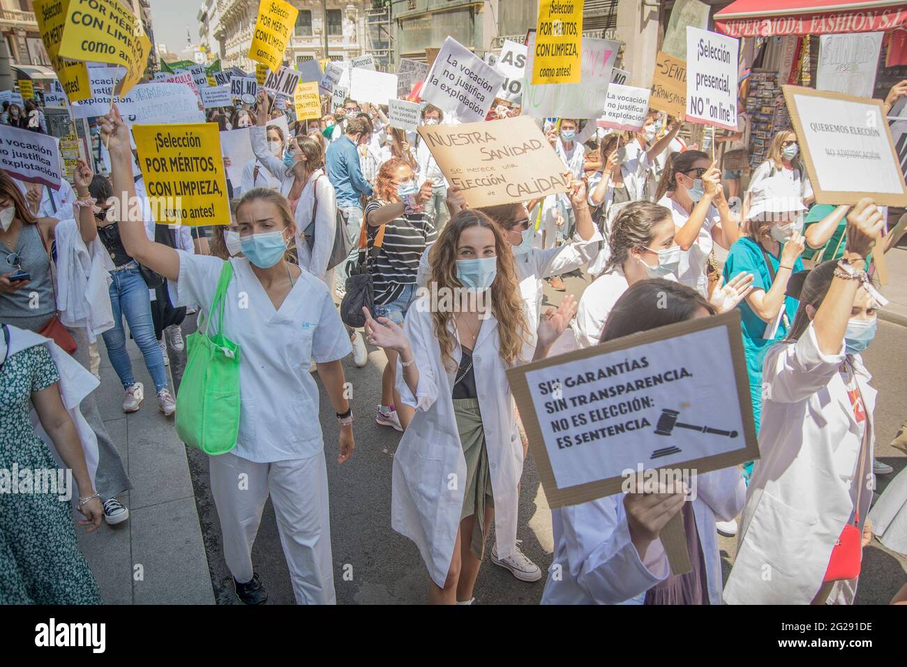 Real madrid doctor hi-res stock photography and images - Alamy
