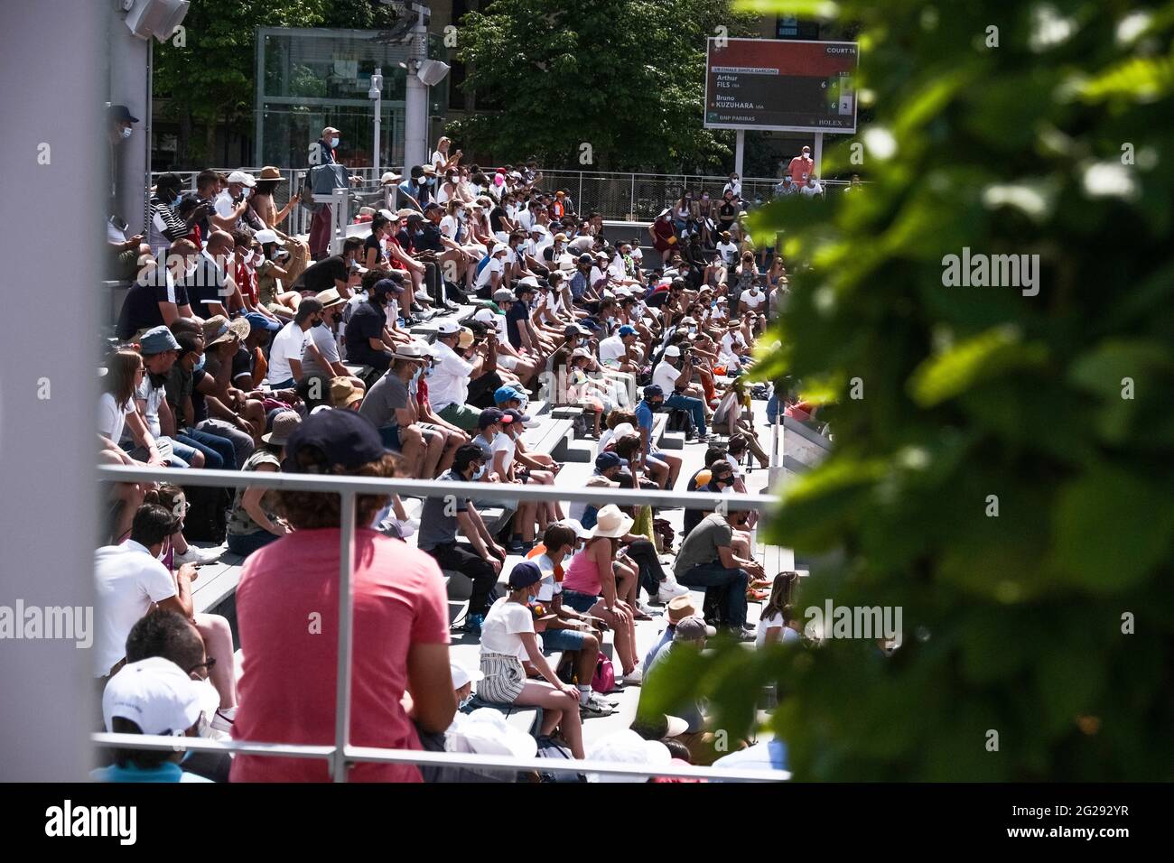 On the centre court at roland garros hi-res stock photography and ...