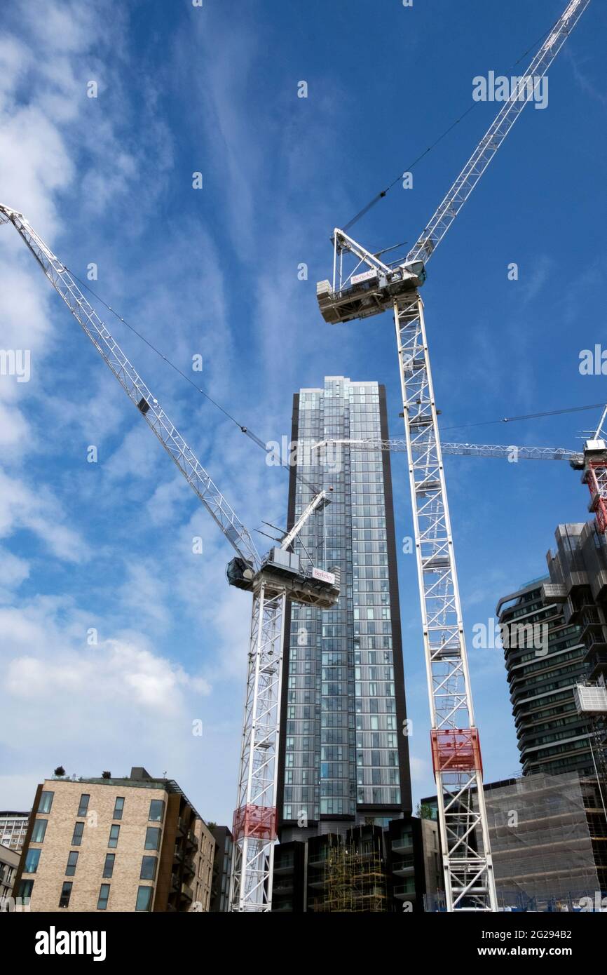 Mixed use high rise tower hi-res stock photography and images - Alamy