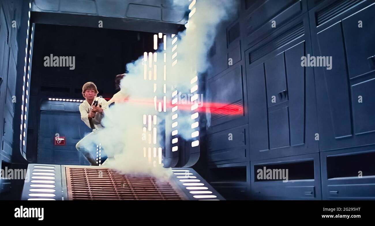 USA. Carrie Fisher and Mark Hamill in a scene from the (C)Twentieth ...