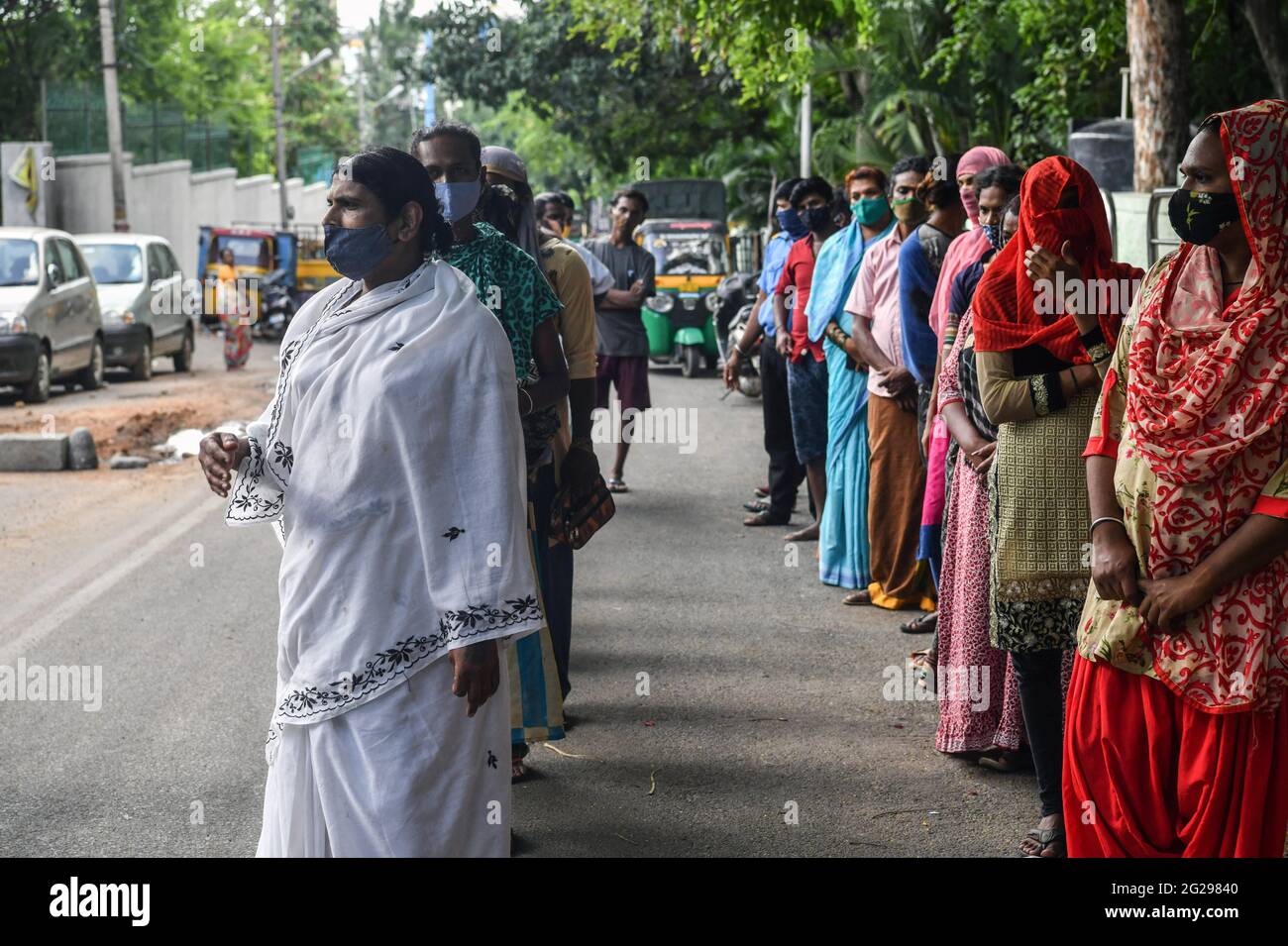 Ration queue hi-res stock photography and images - Alamy