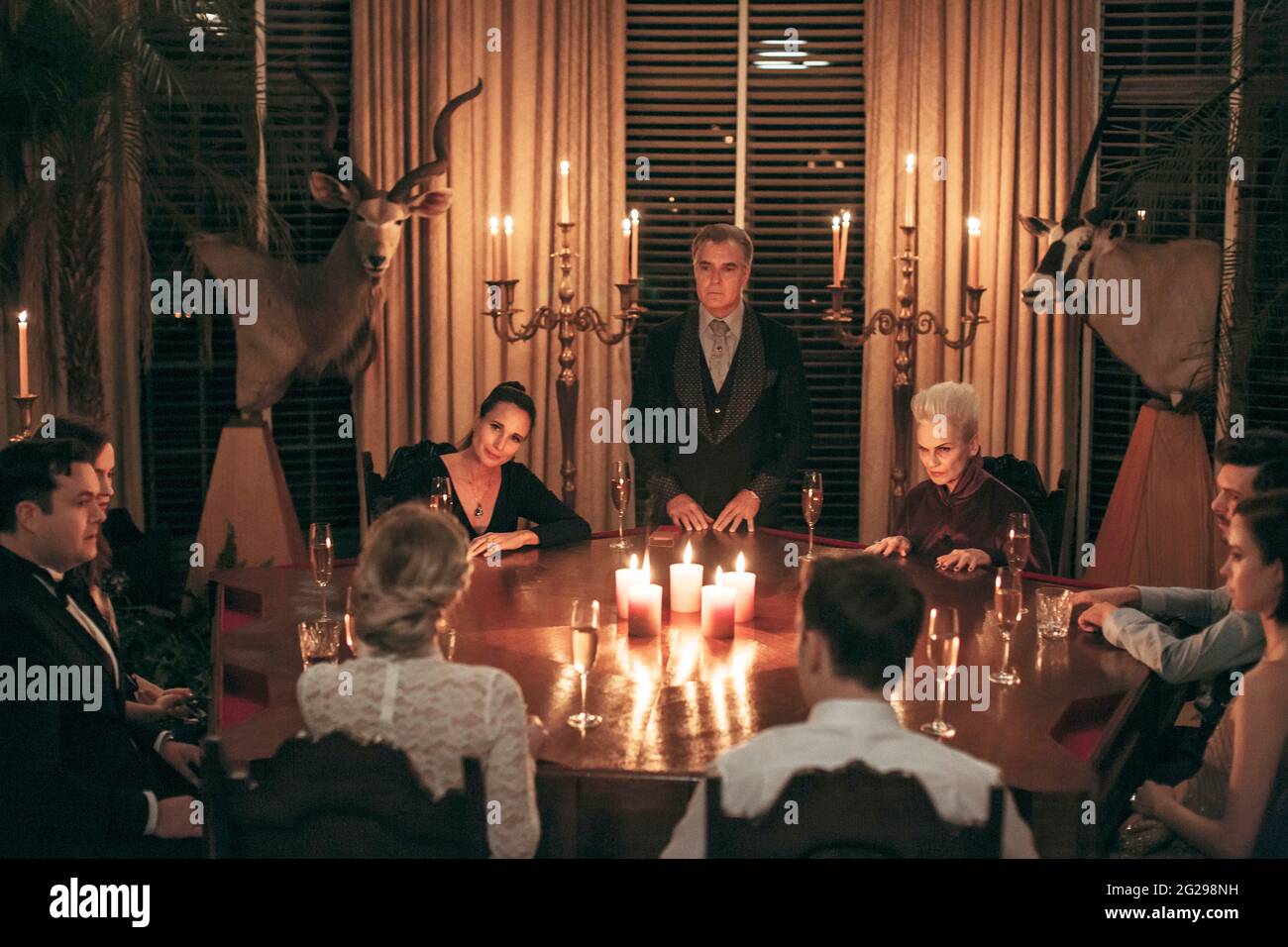 USA. Andie MacDowell, Henry Czerny, Adam Brody, Nicky Guadagni, Elyse ...
