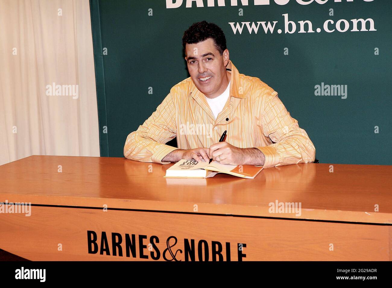 Bell book signing hi-res stock photography and images - Alamy