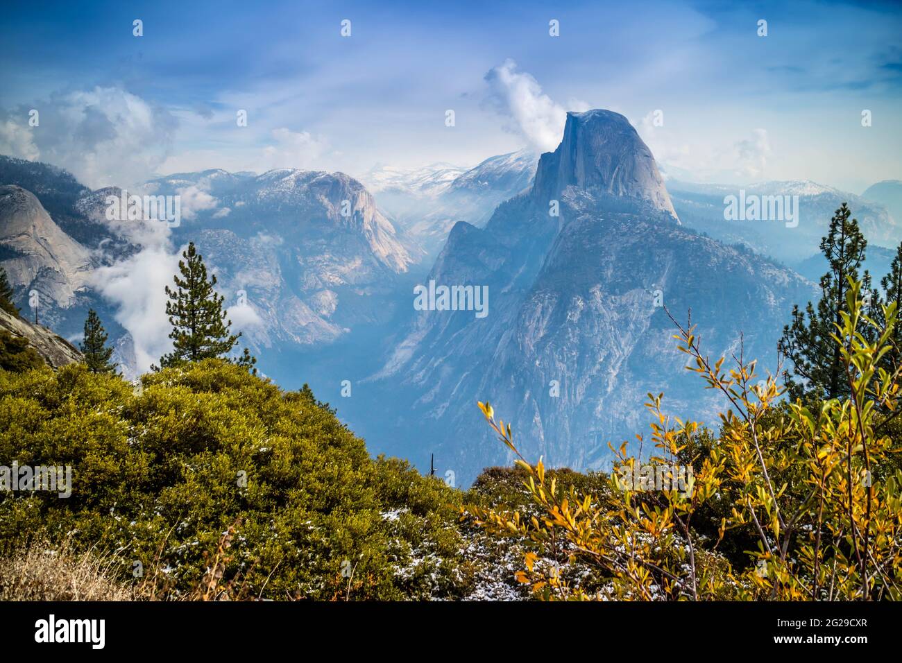 Yosemite sky hi-res stock photography and images - Alamy