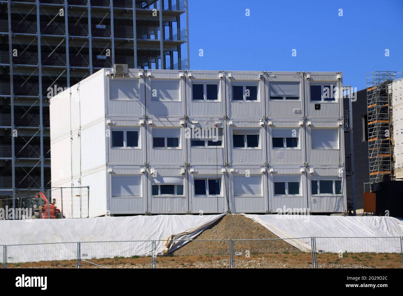 Office containers hi-res stock photography and images - Alamy