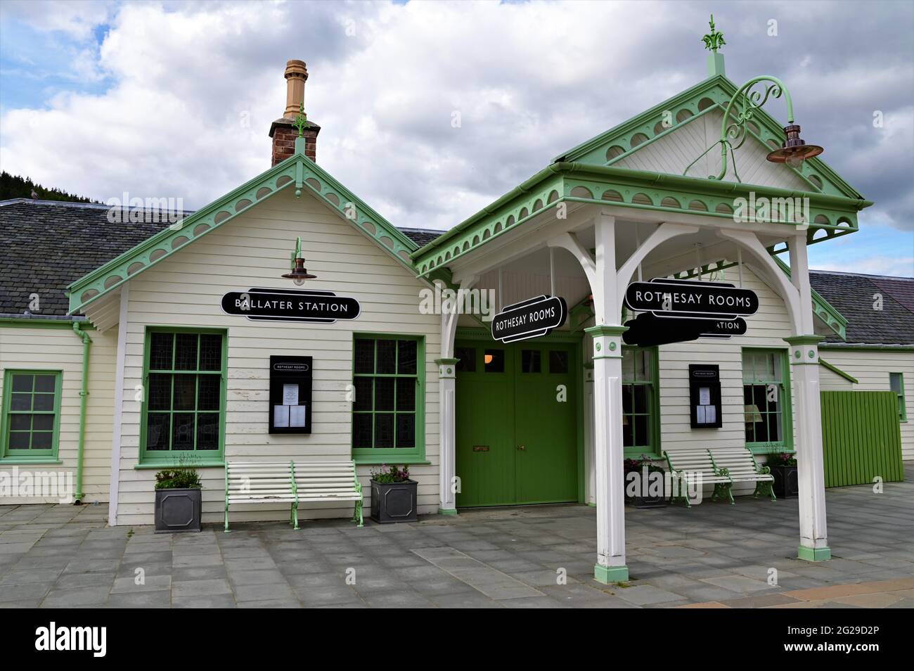 Ballater village hi-res stock photography and images - Alamy