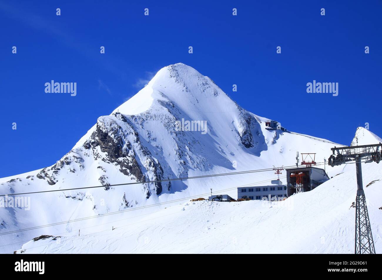 Cable car to the kitzsteinhorn glacier hi-res stock photography and ...