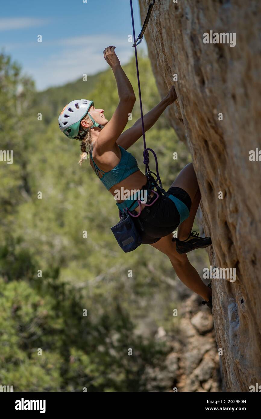 Rope climbers hi-res stock photography and images - Alamy
