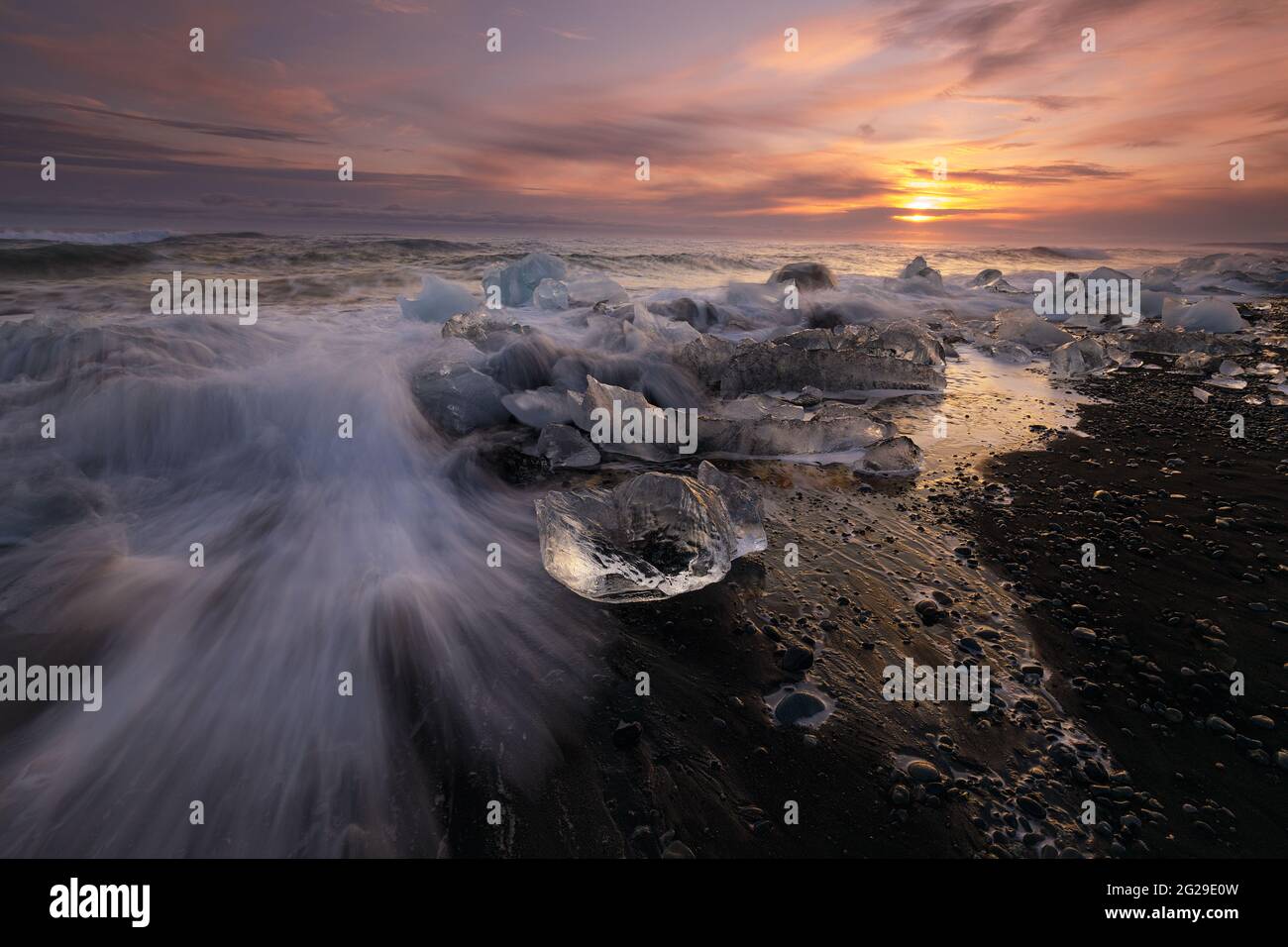 Beautiful diamond beach in iceland hi-res stock photography and images ...